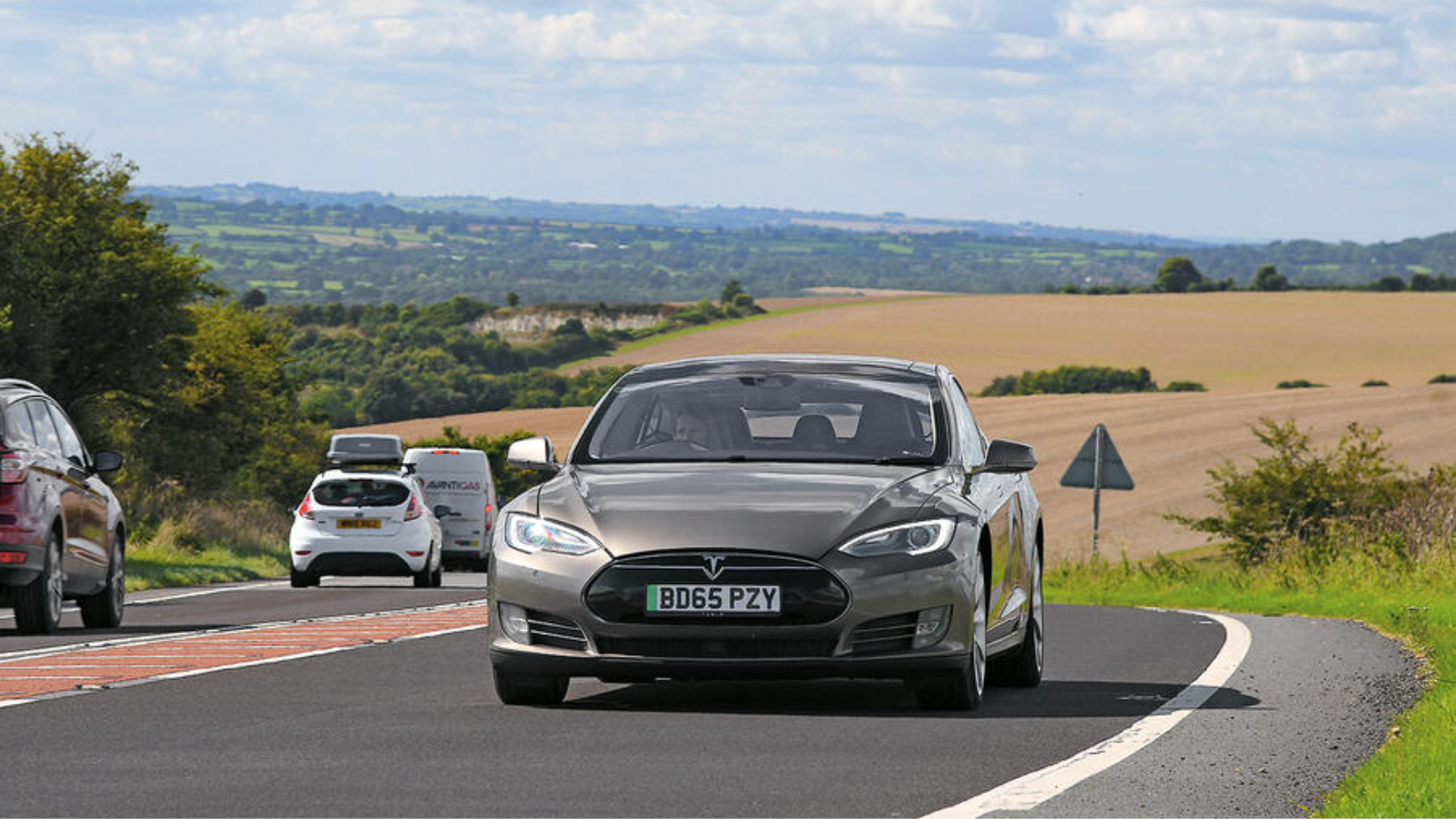 Tesla Model S nach 400k km: Lohnt sich das Auto auch heute noch ...