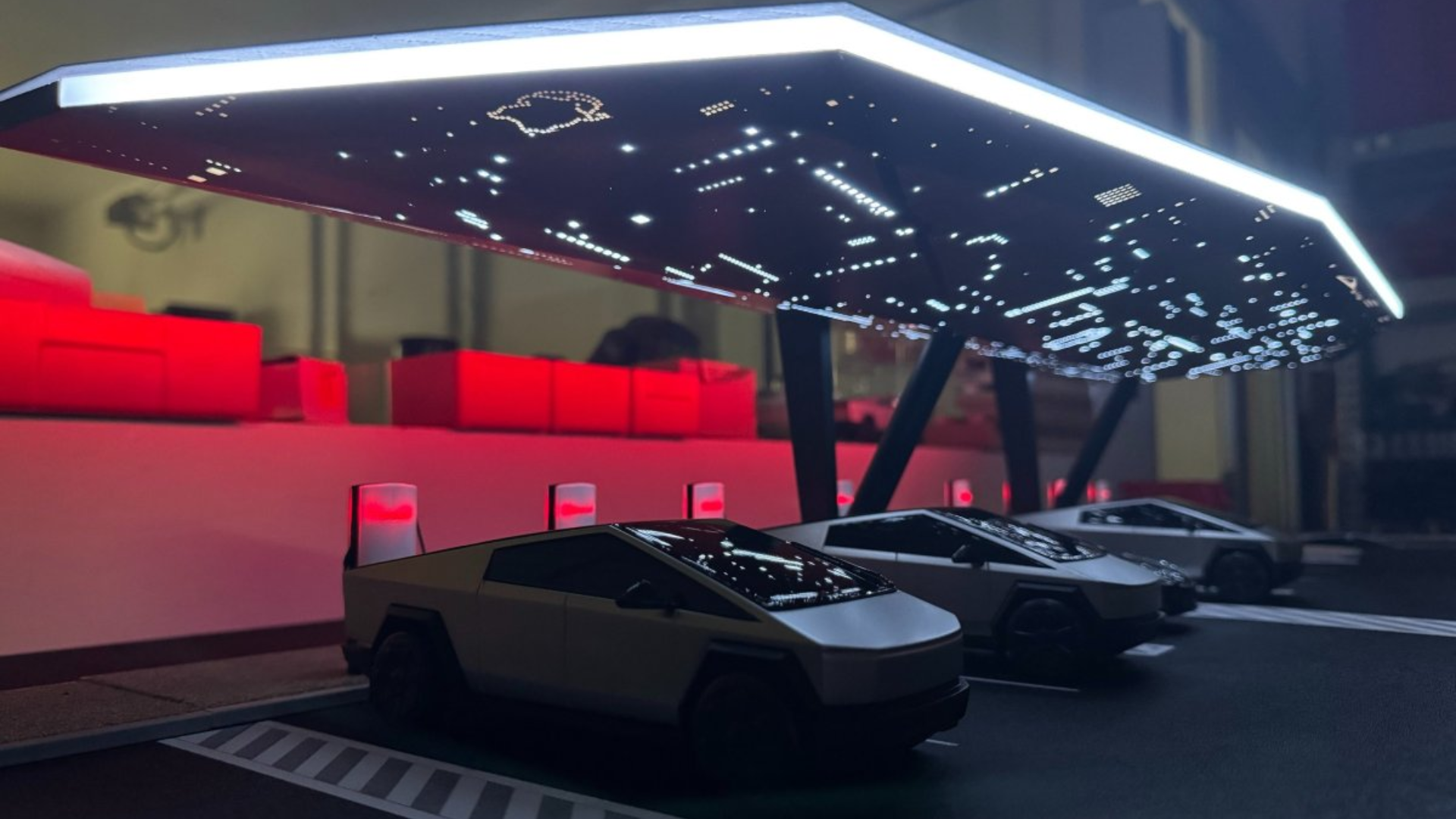 Tesla plant CyberCanopy Supercharger: RGB & UFO-Design – Shop4Tesla