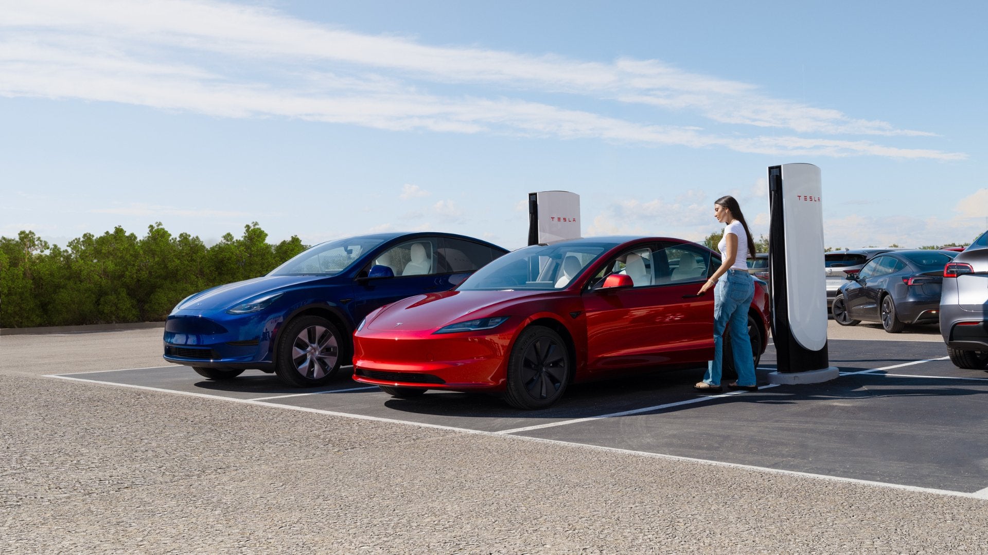 Tesla bringt Supercharger-Leistung mit „V4 Cabinet“ auf bis zu 500 kW ...