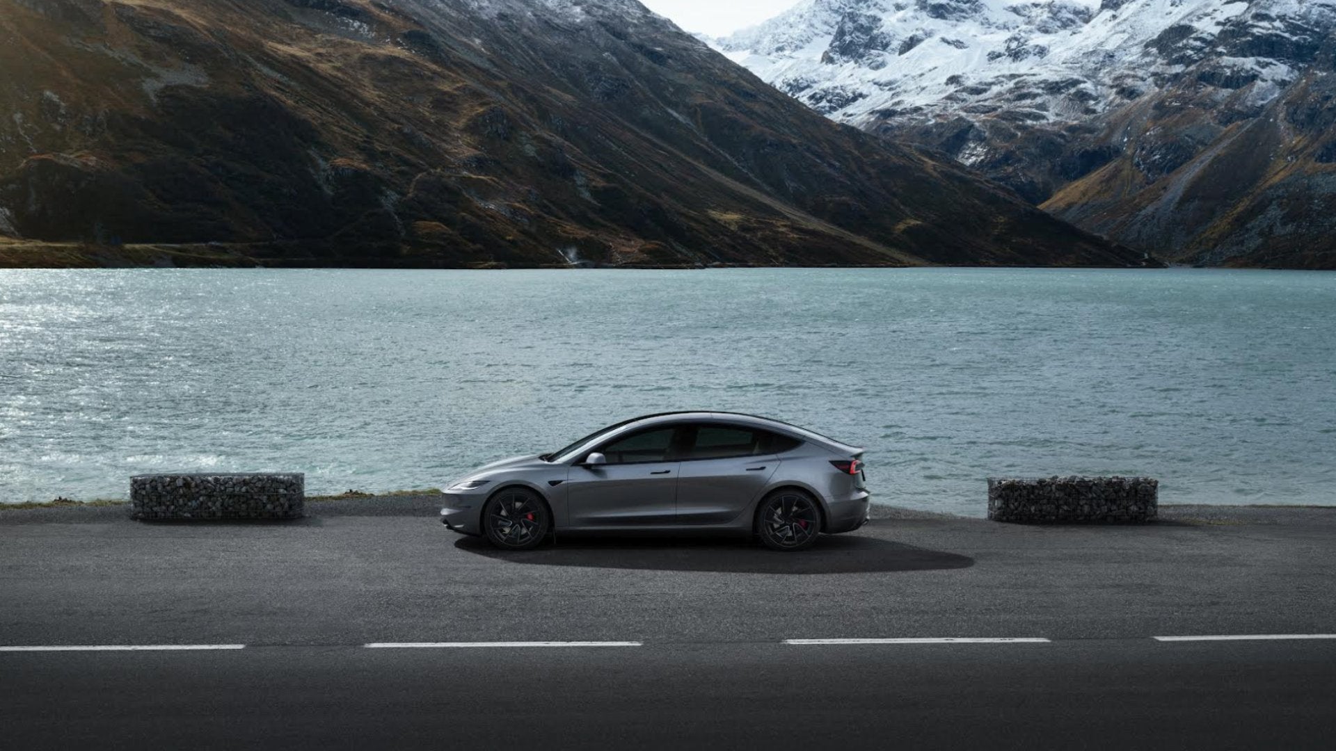 Tesla Festtags-Events 2024: Nachhaltigkeit, Robotik & Highlights ...