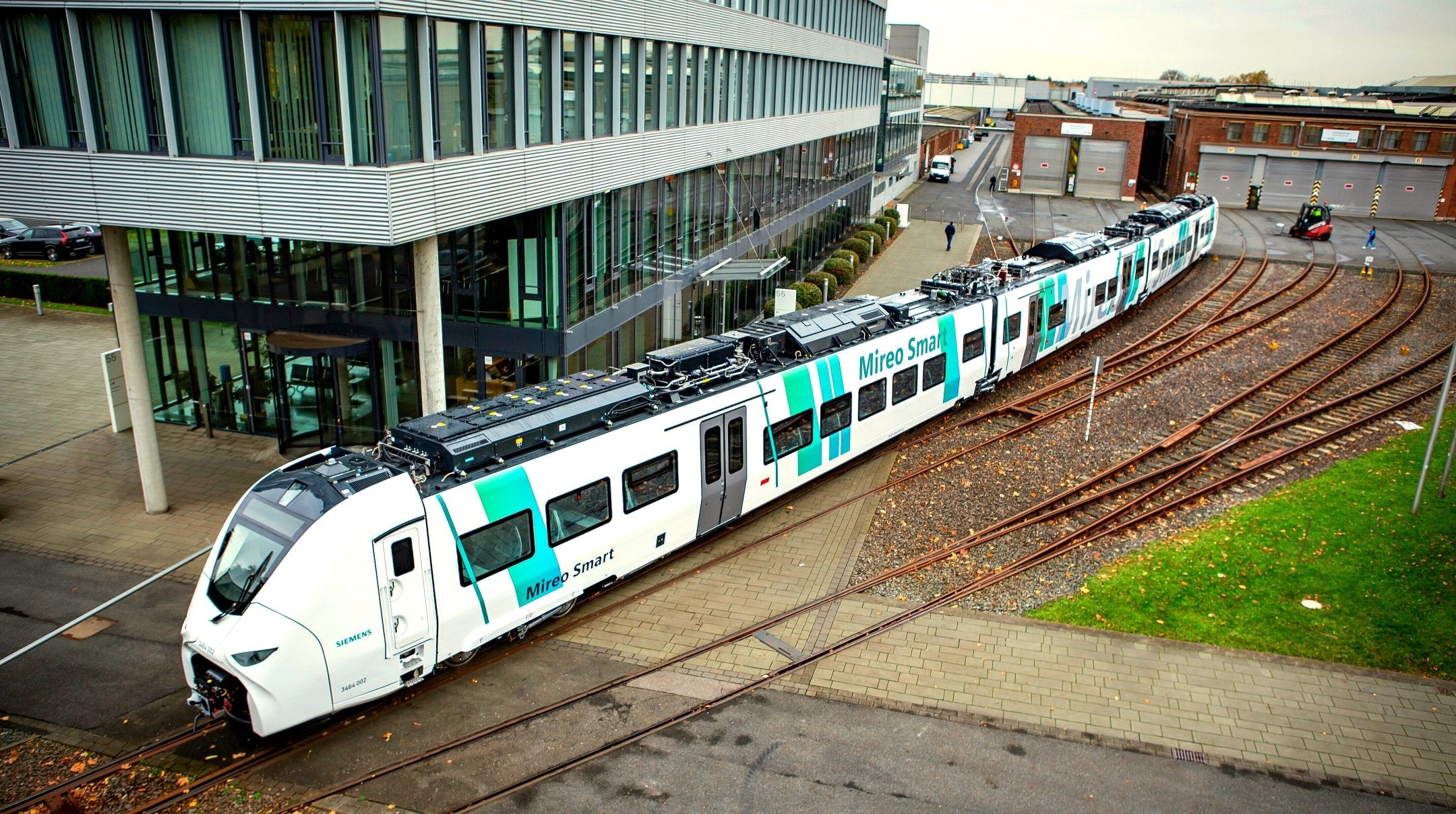 Tesla stellt Shuttlezug zur Gigafactory Berlin auf Elektro um – Shop4Tesla