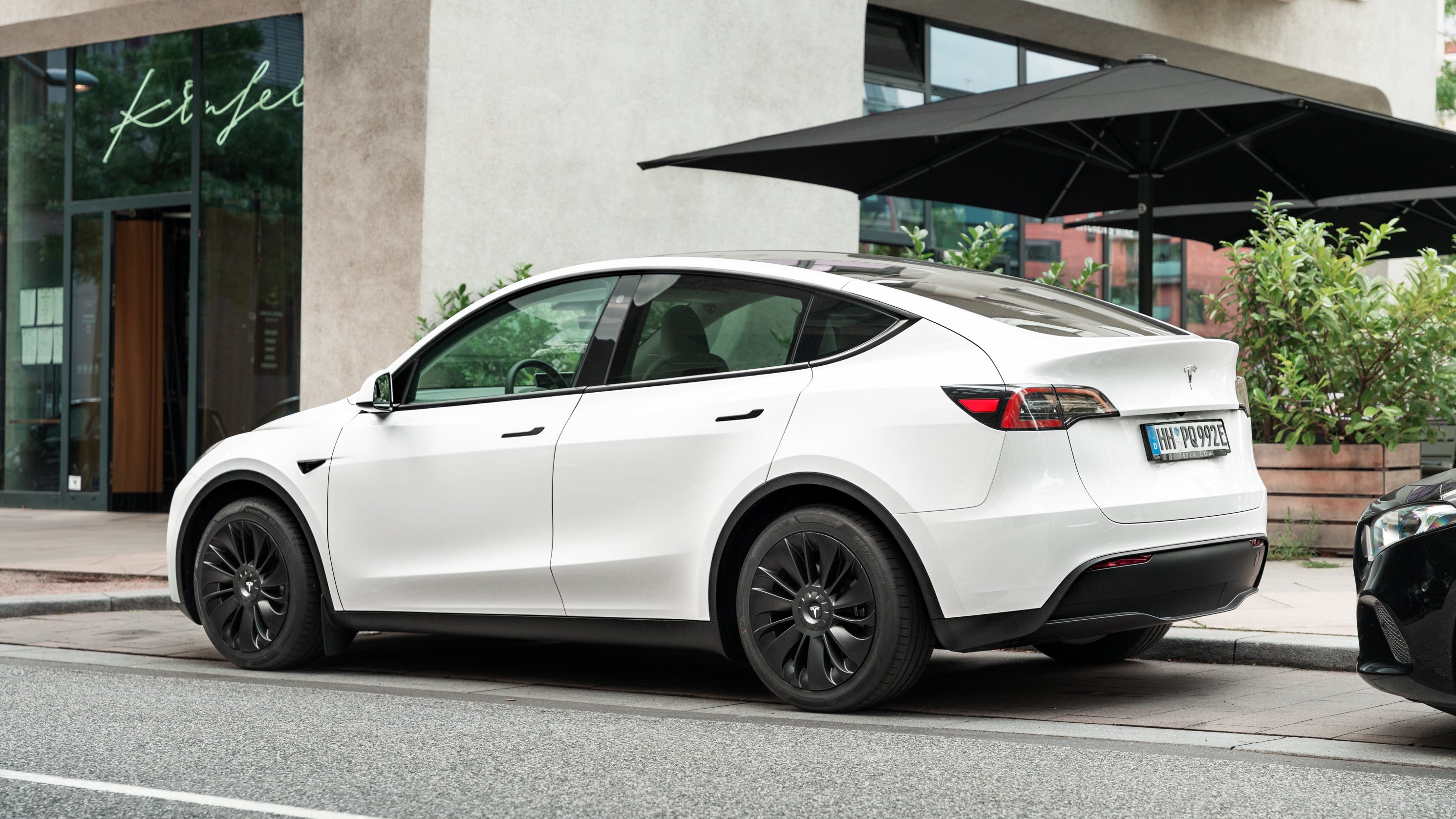 Performance hubcaps in turbine design for the Tesla Model Y – Shop4Tesla